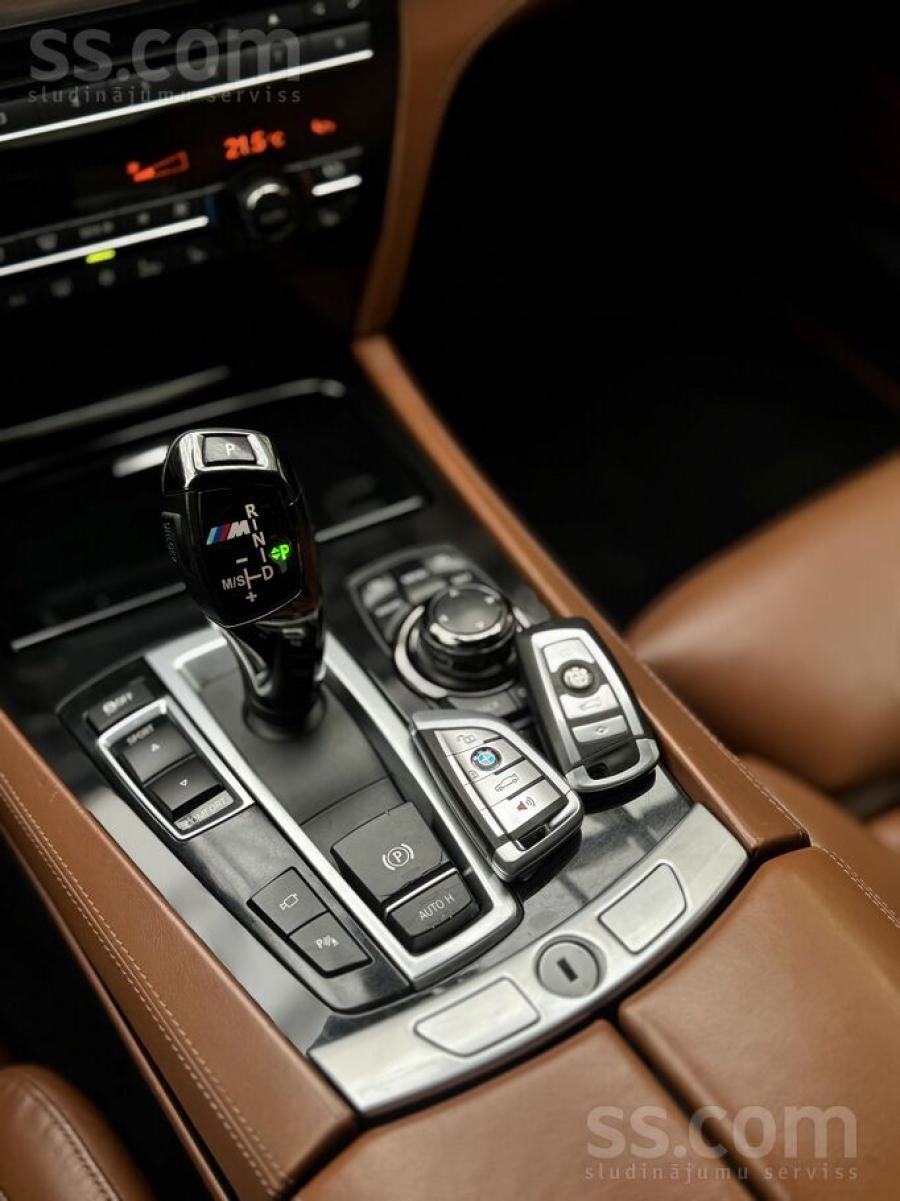 White BMW 750 2009 in Riga, with an engine capacity of 4.40 L and mileage of 214 thousand km for 11500 €, photo 25 on AUTOMOTO.COM.LV