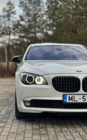 White BMW 750 2009 in Riga, with an engine capacity of 4.40 L and mileage of 214 thousand km for 11500 €, photo 35 on AUTOMOTO.COM.LV
