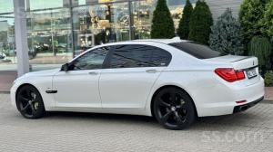 Balts BMW 750 2009 Rīga, ar dzinēja tilpumu 4.40 L un nobraukumu 214 tūkst. km par 11700 €, foto 3 vietnē AUTOMOTO.COM.LV
