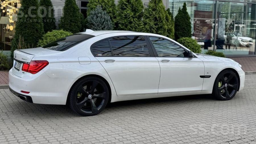 Balts BMW 750 2009 Rīga, ar dzinēja tilpumu 4.40 L un nobraukumu 214 tūkst. km par 11700 €, foto 5 vietnē AUTOMOTO.COM.LV