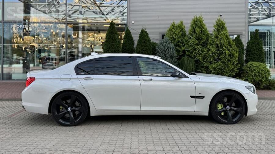 Balts BMW 750 2009 Rīga, ar dzinēja tilpumu 4.40 L un nobraukumu 214 tūkst. km par 11700 €, foto 6 vietnē AUTOMOTO.COM.LV