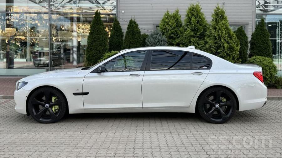 Balts BMW 750 2009 Rīga, ar dzinēja tilpumu 4.40 L un nobraukumu 214 tūkst. km par 11700 €, foto 7 vietnē AUTOMOTO.COM.LV