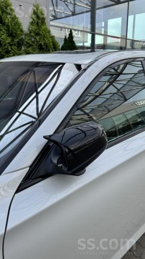 Balts BMW 750 2009 Rīga, ar dzinēja tilpumu 4.40 L un nobraukumu 214 tūkst. km par 11700 €, foto 29 vietnē AUTOMOTO.COM.LV