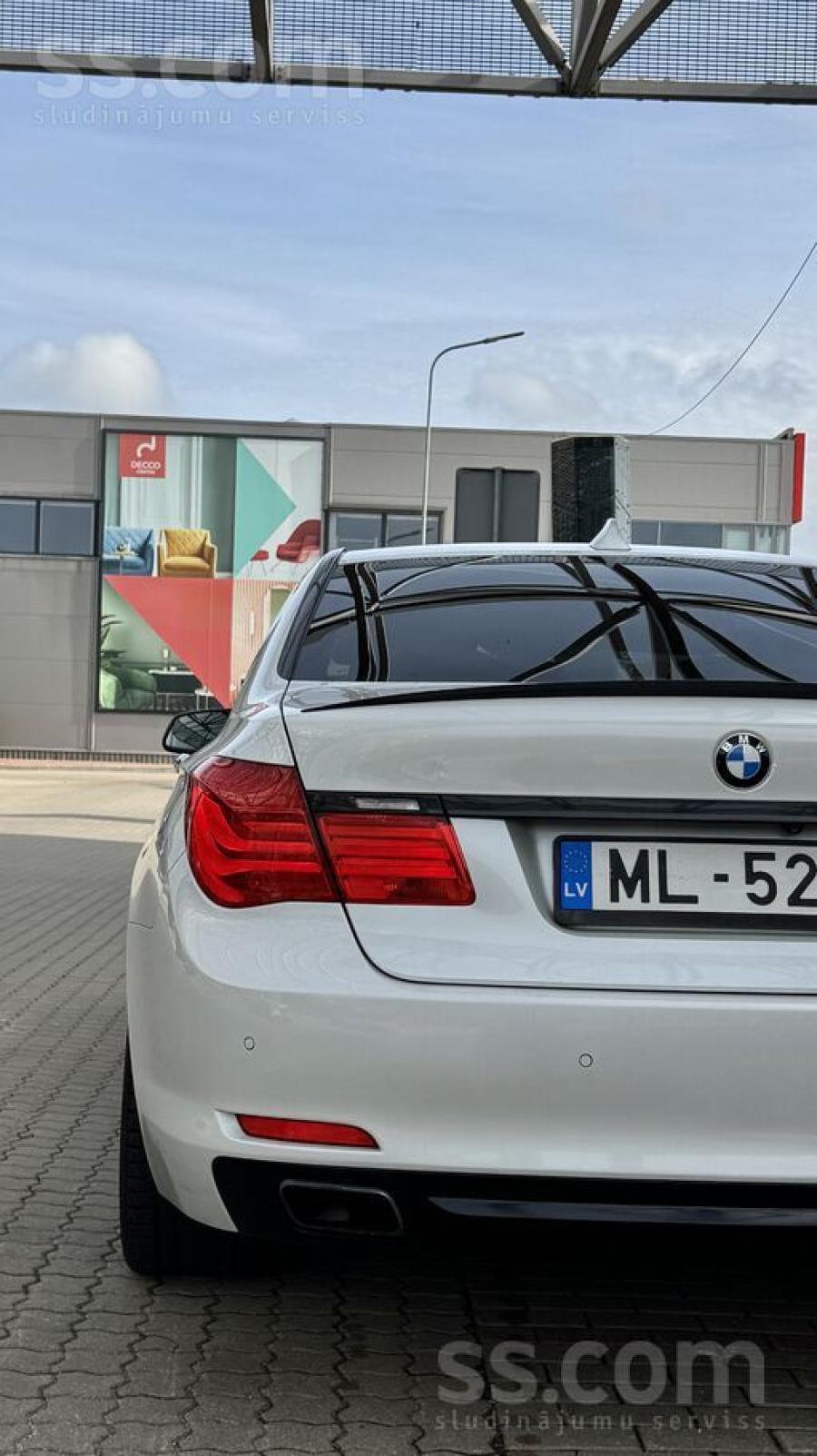 Balts BMW 750 2009 Rīga, ar dzinēja tilpumu 4.40 L un nobraukumu 214 tūkst. km par 11700 €, foto 31 vietnē AUTOMOTO.COM.LV