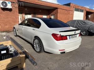 Balts BMW 750 2009 Rīga, ar dzinēja tilpumu 4.40 L un nobraukumu 193 tūkst. km par 2900 €, foto 5 vietnē AUTOMOTO.COM.LV