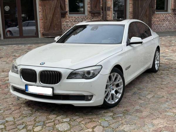 White BMW 750 2010 in Klaipeda, with an engine capacity of 4.40 L and mileage of 171 thousand km for 10400 €, photo 2 on AUTOMOTO.COM.LV