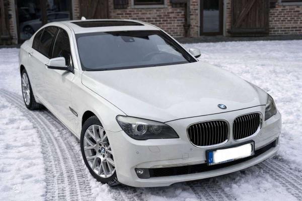 Balts BMW 750 2010 Klaipėda, ar dzinēja tilpumu 4.40 L un nobraukumu 171 tūkst. km par 9950 €, foto 3 vietnē AUTOMOTO.COM.LV