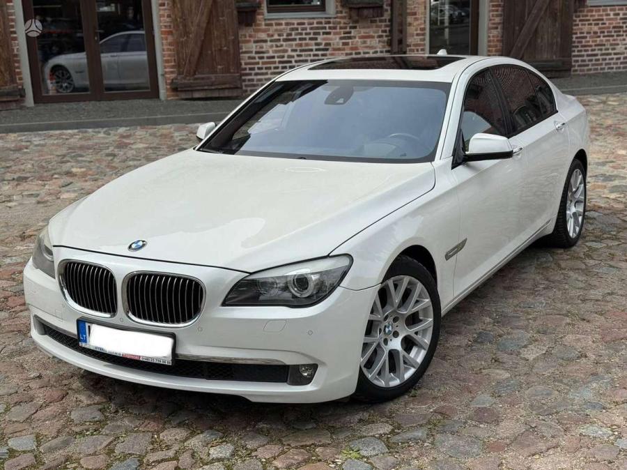 White BMW 750 2010 in Klaipeda, with an engine capacity of 4.40 L and mileage of 171 thousand km for 9400 €, photo 6 on AUTOMOTO.COM.LV