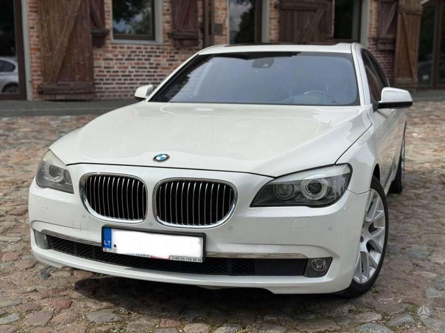 White BMW 750 2010 in Klaipeda, with an engine capacity of 4.40 L and mileage of 171 thousand km for 9400 €, photo 7 on AUTOMOTO.COM.LV