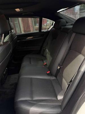 White BMW 750 2010 in Klaipeda, with an engine capacity of 4.40 L and mileage of 171 thousand km for 9400 €, photo 32 on AUTOMOTO.COM.LV