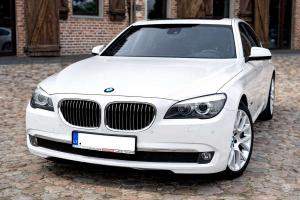 Balts BMW 750 2010 Klaipėda, ar dzinēja tilpumu 4.40 L un nobraukumu 171 tūkst. km par 8700 €, foto  vietnē AUTOMOTO.COM.LV