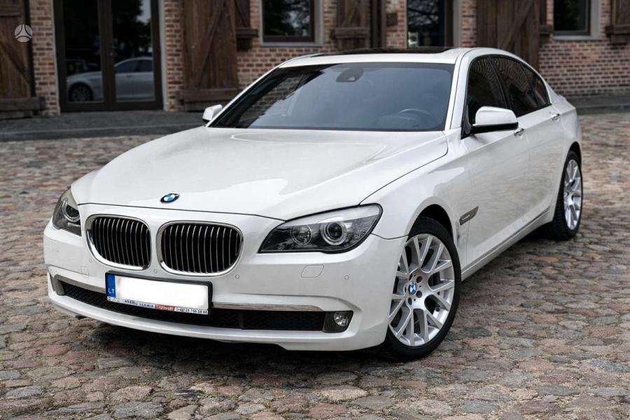White BMW 750 2010 in Klaipeda, with an engine capacity of 4.40 L and mileage of 171 thousand km for 8700 €, photo 7 on AUTOMOTO.COM.LV