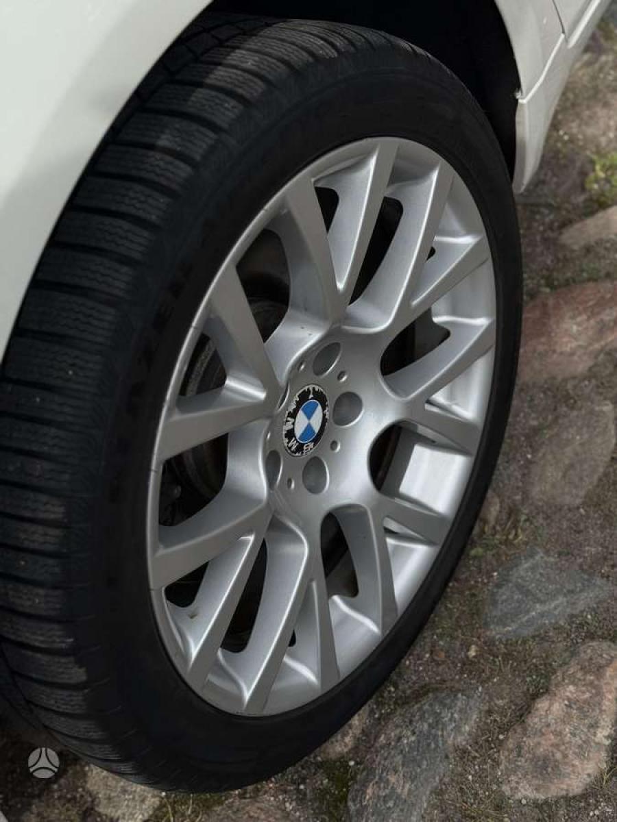 White BMW 750 2010 in Klaipeda, with an engine capacity of 4.40 L and mileage of 171 thousand km for 8700 €, photo 32 on AUTOMOTO.COM.LV