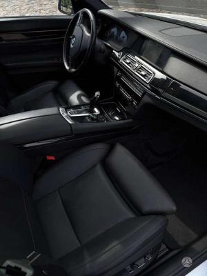 Balts BMW 750 2010 Klaipėda, ar dzinēja tilpumu 4.40 L un nobraukumu 171 tūkst. km par 8700 €, foto 17 vietnē AUTOMOTO.COM.LV