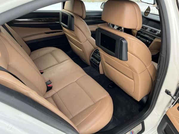 Balts BMW 750 2011 Šauļi, ar dzinēja tilpumu 4.40 L un nobraukumu 81 tūkst. km par 9799 €, foto 11 vietnē AUTOMOTO.COM.LV