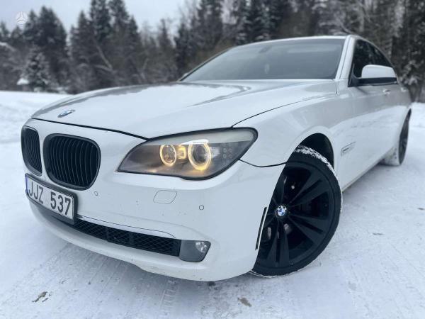 Balts BMW 750 2011 Viļņa, ar dzinēja tilpumu 4.40 L un nobraukumu 352 tūkst. km par 4400 €, foto 3 vietnē AUTOMOTO.COM.LV