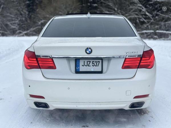 Balts BMW 750 2011 Viļņa, ar dzinēja tilpumu 4.40 L un nobraukumu 352 tūkst. km par 4400 €, foto 10 vietnē AUTOMOTO.COM.LV