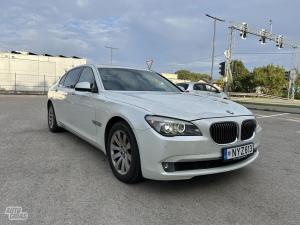 White BMW 750 2011 in Jonava, with an engine capacity of 4.40 L and mileage of 200 thousand km for 6500 €, photo 3 on AUTOMOTO.COM.LV