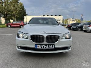 White BMW 750 2011 in Jonava, with an engine capacity of 4.40 L and mileage of 200 thousand km for 6500 €, photo 4 on AUTOMOTO.COM.LV