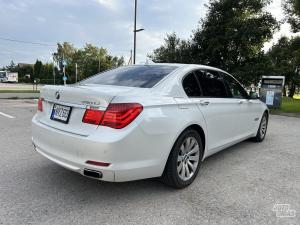 White BMW 750 2011 in Jonava, with an engine capacity of 4.40 L and mileage of 200 thousand km for 6500 €, photo 5 on AUTOMOTO.COM.LV