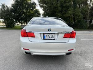 White BMW 750 2011 in Jonava, with an engine capacity of 4.40 L and mileage of 200 thousand km for 6500 €, photo 7 on AUTOMOTO.COM.LV