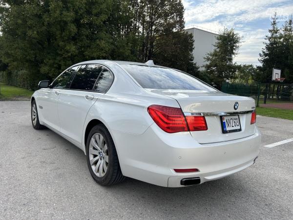 Balts BMW 750 2011 Jonava, ar dzinēja tilpumu 4.40 L un nobraukumu 200 tūkst. km par 6500 €, foto 6 vietnē AUTOMOTO.COM.LV