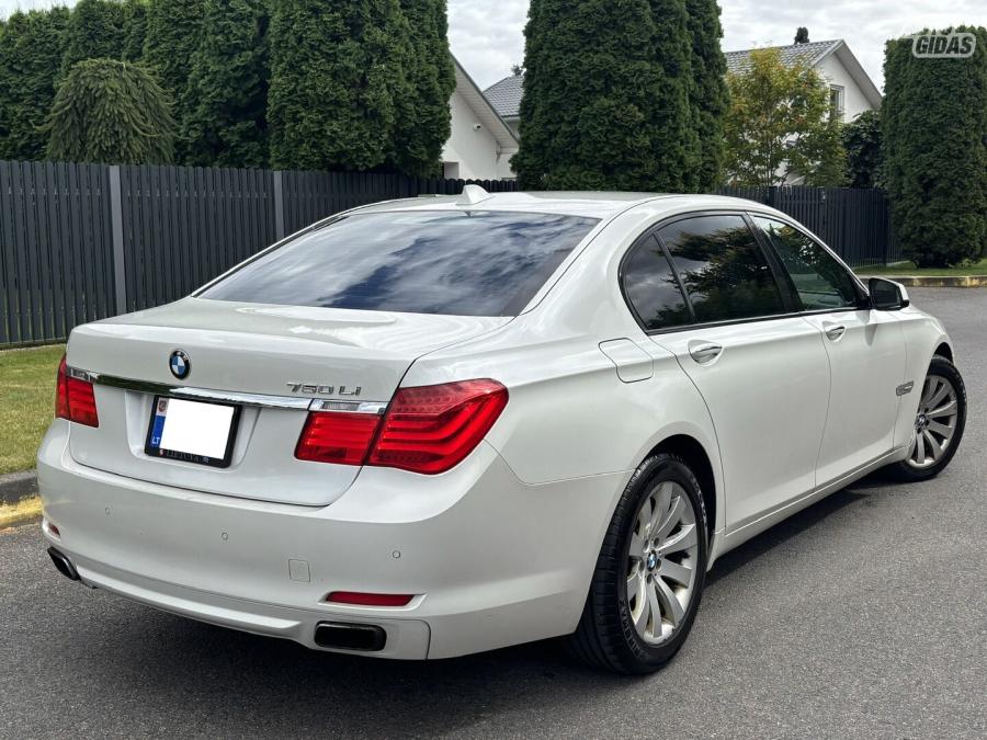 Balts BMW 750 2011 Kauņa, ar dzinēja tilpumu 4.40 L un nobraukumu 200 tūkst. km par 5000 €, foto 5 vietnē AUTOMOTO.COM.LV
