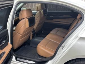 Balts BMW 750 2011 Kauņa, ar dzinēja tilpumu 4.40 L un nobraukumu 200 tūkst. km par 5000 €, foto 18 vietnē AUTOMOTO.COM.LV
