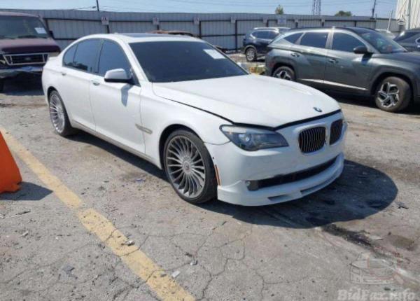 White BMW 750 2012 in Kaunas, with an engine capacity of 4.40 L and mileage of 108 thousand km for 13999 €, photo 1 on AUTOMOTO.COM.LV