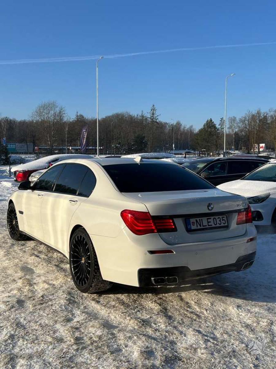 Balts BMW 750 2013 Viļņa, ar dzinēja tilpumu 4.40 L un nobraukumu 201 tūkst. km par 8800 €, foto 5 vietnē AUTOMOTO.COM.LV