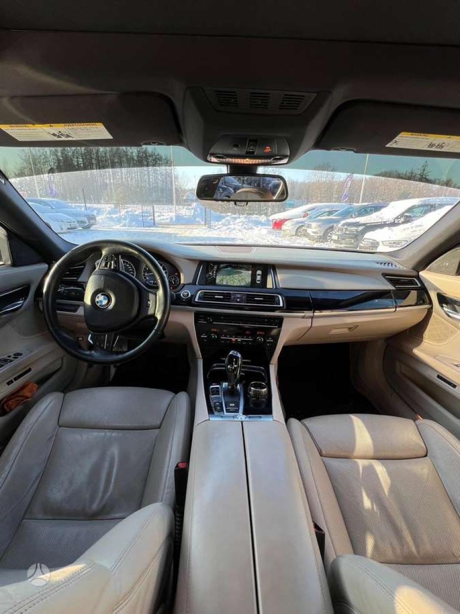 Balts BMW 750 2013 Viļņa, ar dzinēja tilpumu 4.40 L un nobraukumu 201 tūkst. km par 8800 €, foto 11 vietnē AUTOMOTO.COM.LV