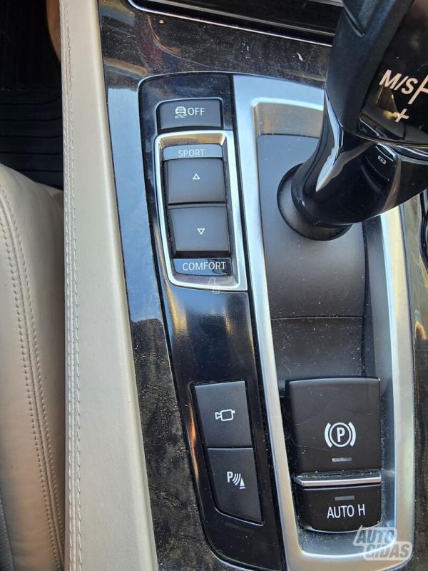 White BMW 750 2013 in Mazeikiai, with an engine capacity of 4.40 L and mileage of 274 thousand km for 10500 €, photo 9 on AUTOMOTO.COM.LV