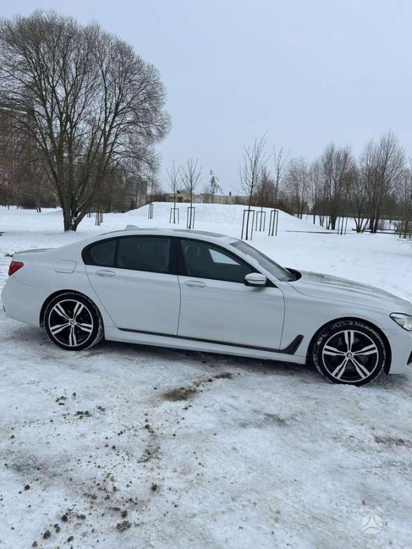 Balts BMW 750 2016 Panevēža, ar dzinēja tilpumu 4.40 L un nobraukumu 125 tūkst. km par 25000 €, foto 3 vietnē AUTOMOTO.COM.LV