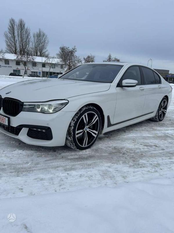 Balts BMW 750 2016 Panevēža, ar dzinēja tilpumu 4.40 L un nobraukumu 125 tūkst. km par 25000 €, foto 6 vietnē AUTOMOTO.COM.LV