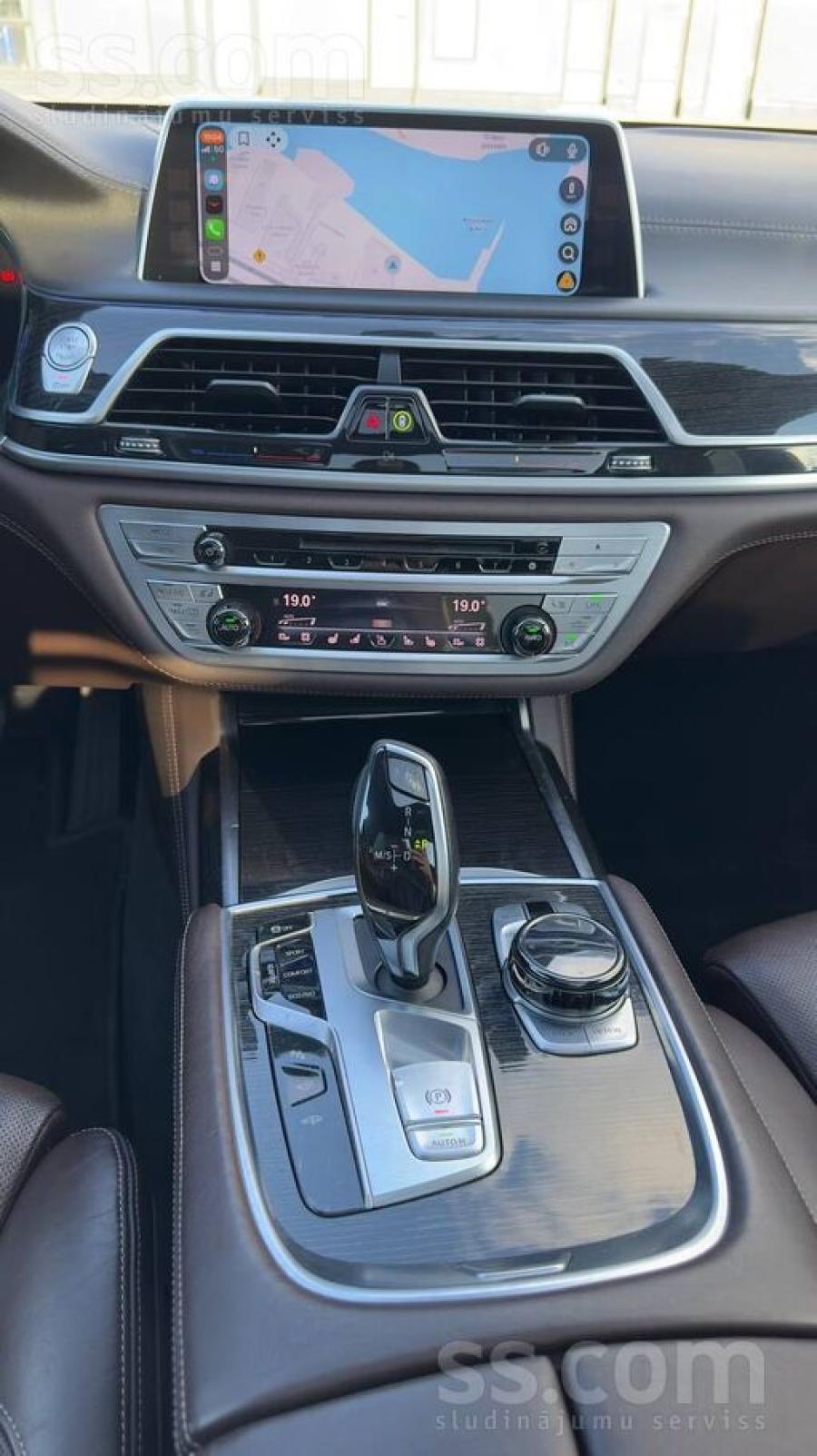White BMW 750 2016 in Riga, with an engine capacity of 4.40 L and mileage of 96 thousand km for 24990 €, photo 15 on AUTOMOTO.COM.LV