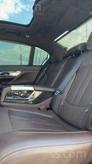White BMW 750 2016 in Riga, with an engine capacity of 4.40 L and mileage of 96 thousand km for 24990 €, photo 21 on AUTOMOTO.COM.LV