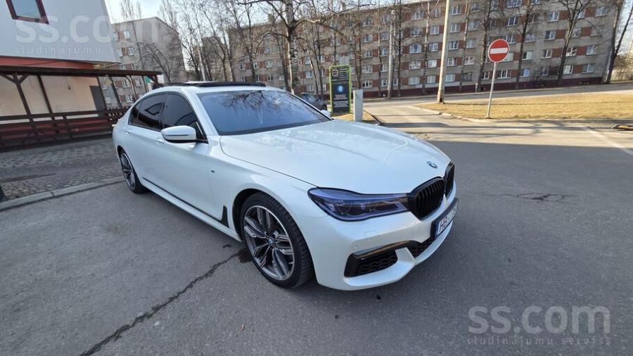 White BMW 750 2016 in Riga, with an engine capacity of 4.40 L and mileage of 173 thousand km for 31750 €, photo 9 on AUTOMOTO.COM.LV