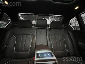 White BMW 750 2016 in Riga, with an engine capacity of 4.40 L and mileage of 173 thousand km for 31750 €, photo 10 on AUTOMOTO.COM.LV
