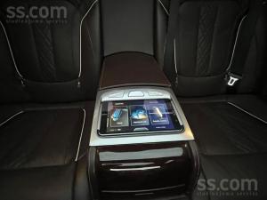 White BMW 750 2016 in Riga, with an engine capacity of 4.40 L and mileage of 173 thousand km for 31750 €, photo 11 on AUTOMOTO.COM.LV