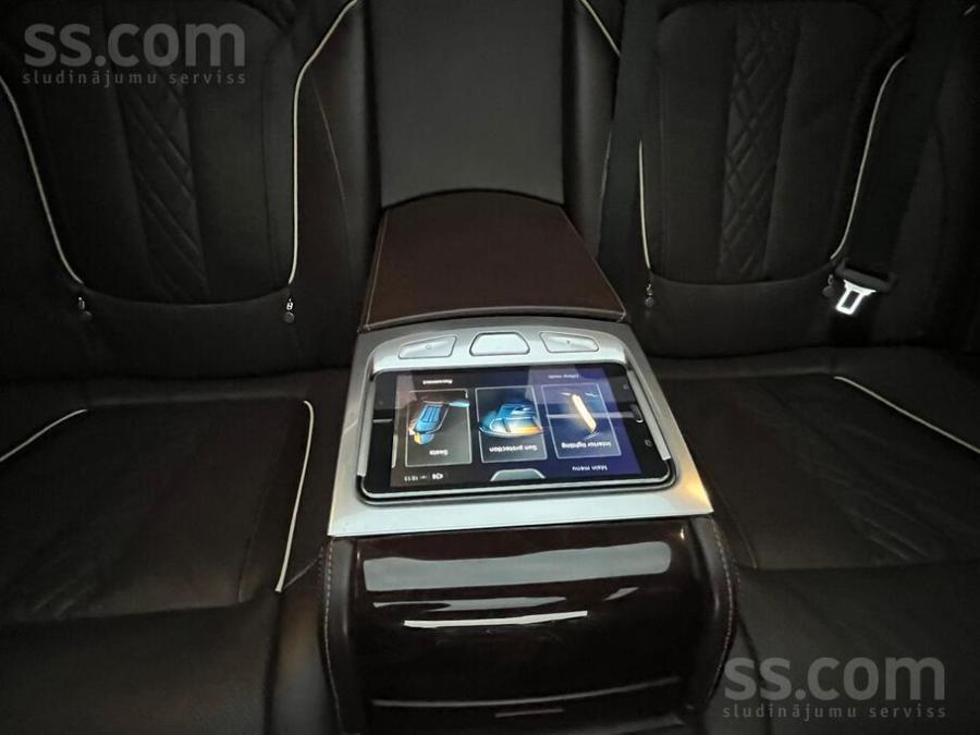 White BMW 750 2016 in Riga, with an engine capacity of 4.40 L and mileage of 173 thousand km for 31750 €, photo 11 on AUTOMOTO.COM.LV