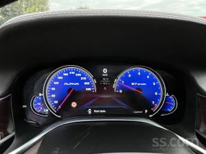 White BMW 750 2016 in Riga, with an engine capacity of 4.40 L and mileage of 173 thousand km for 31750 €, photo 19 on AUTOMOTO.COM.LV