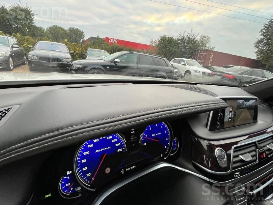 White BMW 750 2016 in Riga, with an engine capacity of 4.40 L and mileage of 173 thousand km for 31750 €, photo 22 on AUTOMOTO.COM.LV