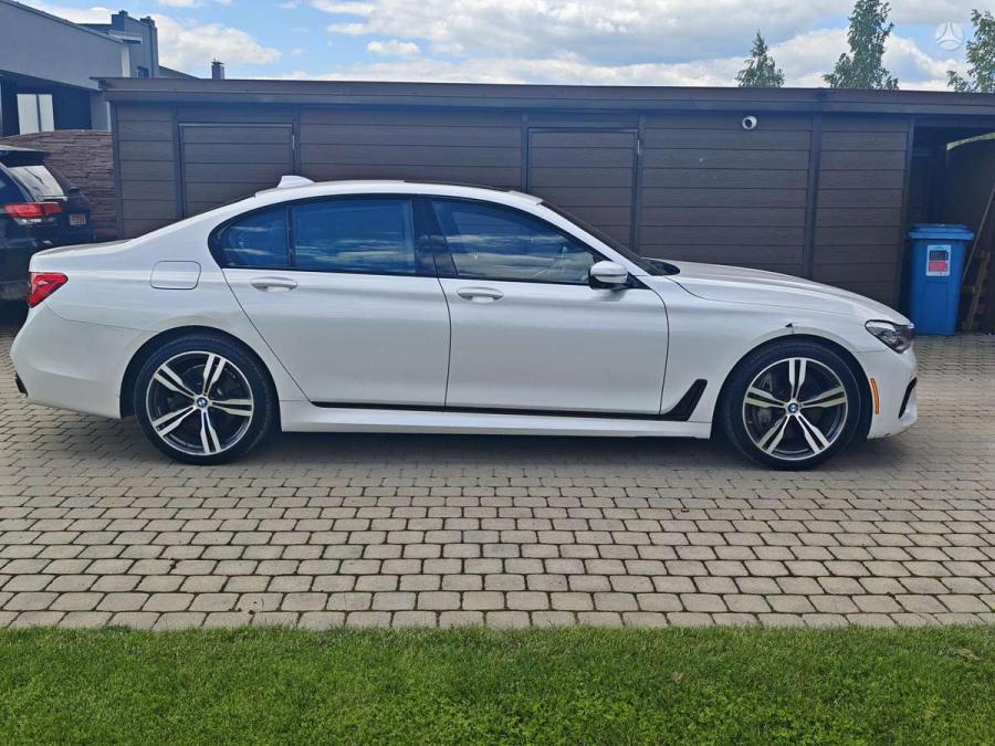 Белый БМВ 750 2016 в Каунас, объемом двигателя 4.40 л и пробегом 154 тыс. км за 15300 €, фото 6 на AUTOMOTO.COM.LV