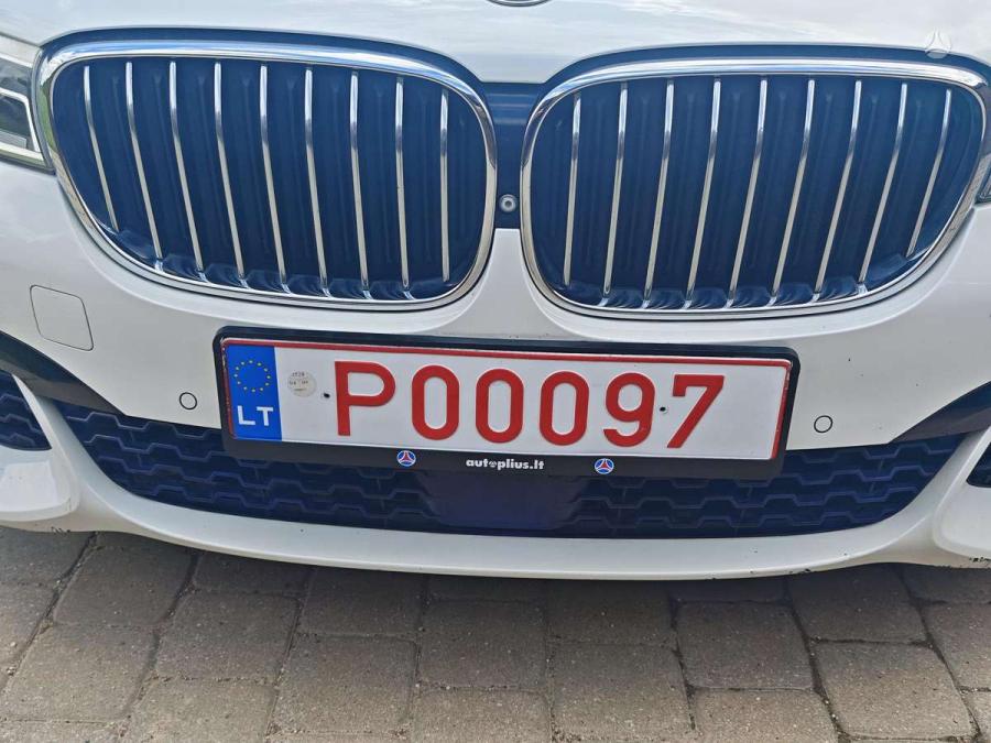 Белый БМВ 750 2016 в Каунас, объемом двигателя 4.40 л и пробегом 154 тыс. км за 15300 €, фото 9 на AUTOMOTO.COM.LV