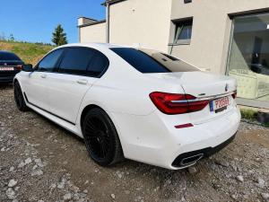 White BMW 750 2016 in Vilnius, with an engine capacity of 4.40 L and mileage of 148 thousand km for 15999 €, photo 7 on AUTOMOTO.COM.LV
