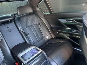 White BMW 750 2016 in Vilnius, with an engine capacity of 4.40 L and mileage of 148 thousand km for 15999 €, photo 23 on AUTOMOTO.COM.LV