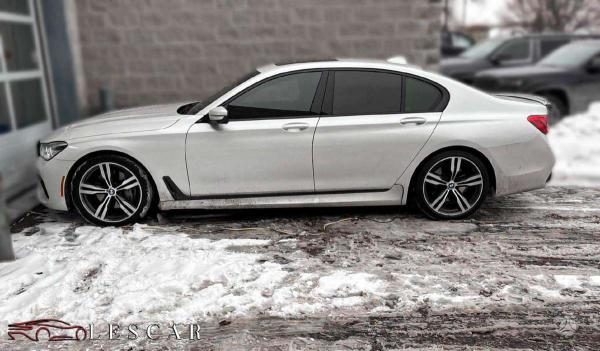 White BMW 750 2017 in Vilnius, with an engine capacity of 4.40 L and mileage of 57 thousand km for 23500 €, photo 3 on AUTOMOTO.COM.LV