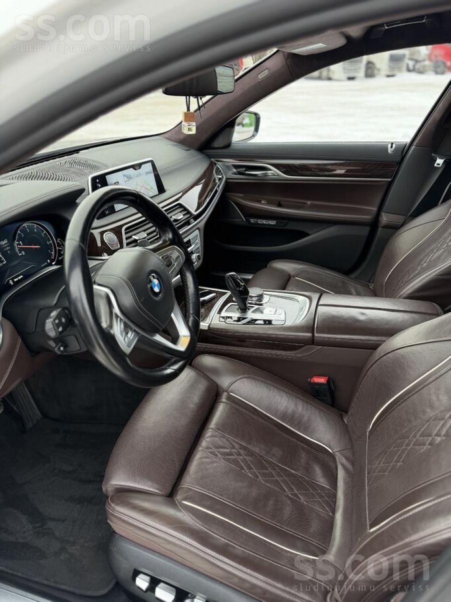 Balts BMW 750 2017 Saldus, ar dzinēja tilpumu 4.40 L un nobraukumu 280 tūkst. km par 22000 €, foto 7 vietnē AUTOMOTO.COM.LV