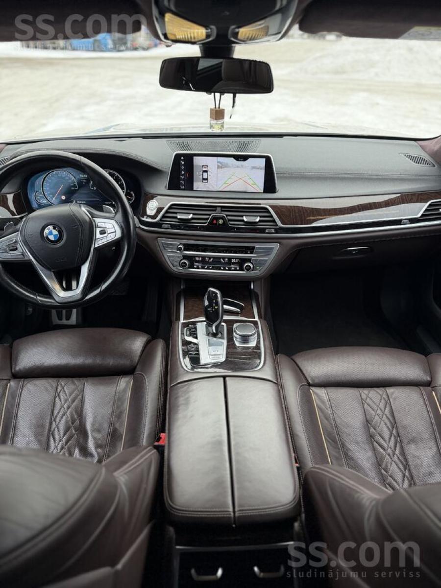 Balts BMW 750 2017 Saldus, ar dzinēja tilpumu 4.40 L un nobraukumu 280 tūkst. km par 22000 €, foto 12 vietnē AUTOMOTO.COM.LV