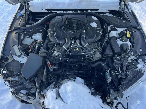 Balts BMW 750 2018 Rīga, ar dzinēja tilpumu 4.40 L un nobraukumu 118 tūkst. km par 12000 €, foto 4 vietnē AUTOMOTO.COM.LV